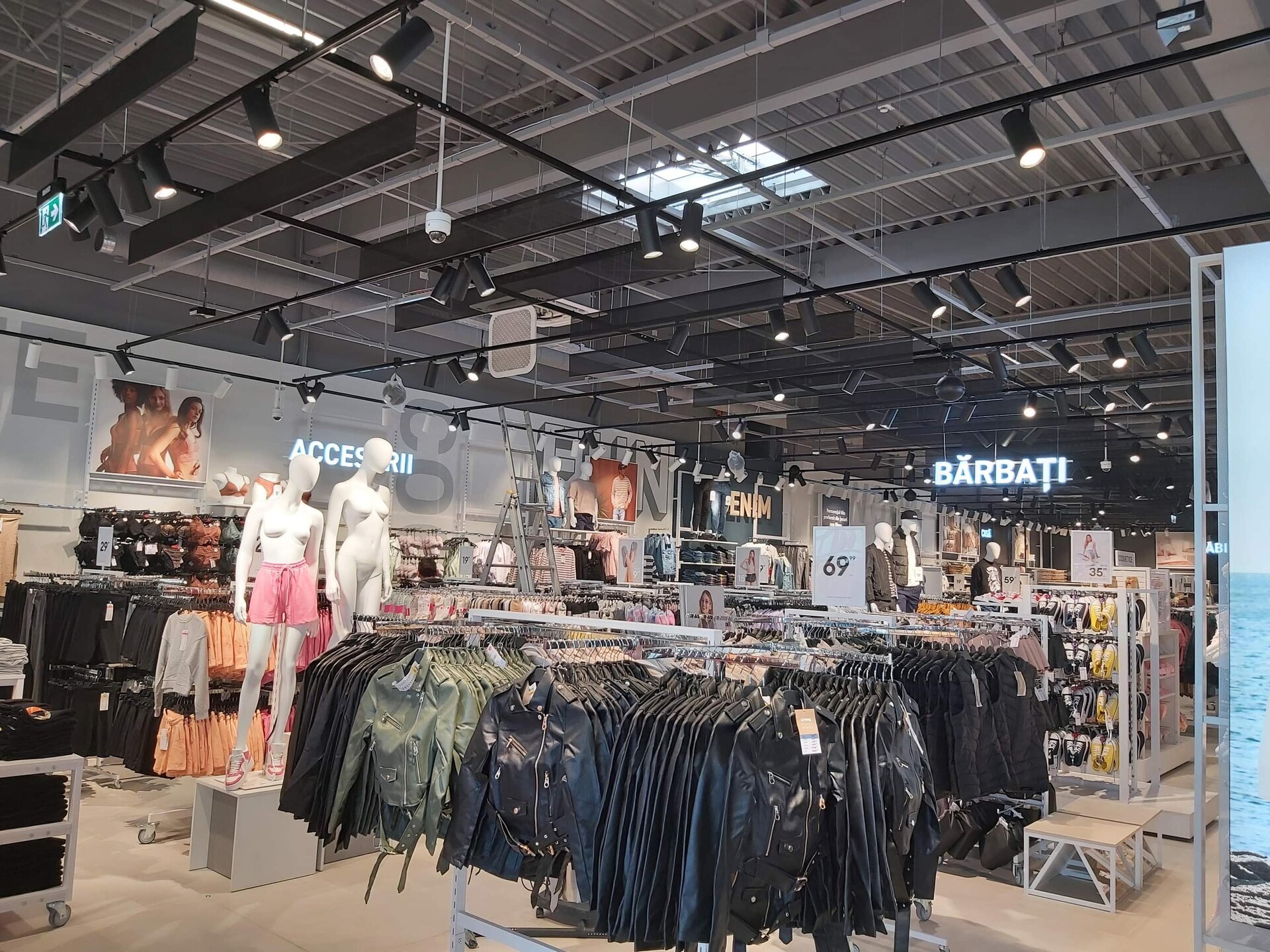 Sinsay Sklep - Spectra Lighting